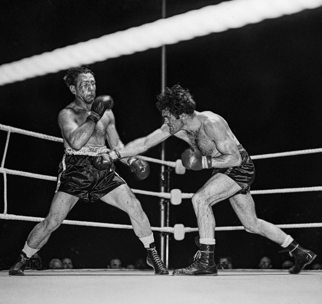 THE POST-WAR RESURGENCE | Boxing News Vol. 82 No. 1