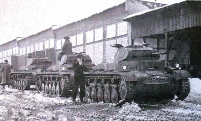 THE PZ.KPFW. II LIGHT TANK | Model Military International 205