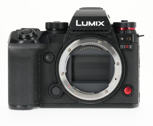 Panasonic LUMIX S1RII | Film and Digital Times April 2025
