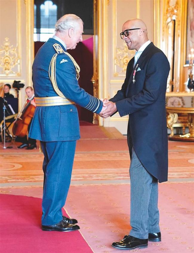 JAY BLADES ENJOYS CRAFTY CONVERSATION WITH CHARLES AS FAMOUS FACES ARE ...