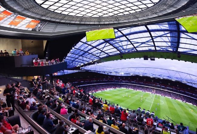 TINSEL TOWN TERRACES | FourFourTwo February 2026