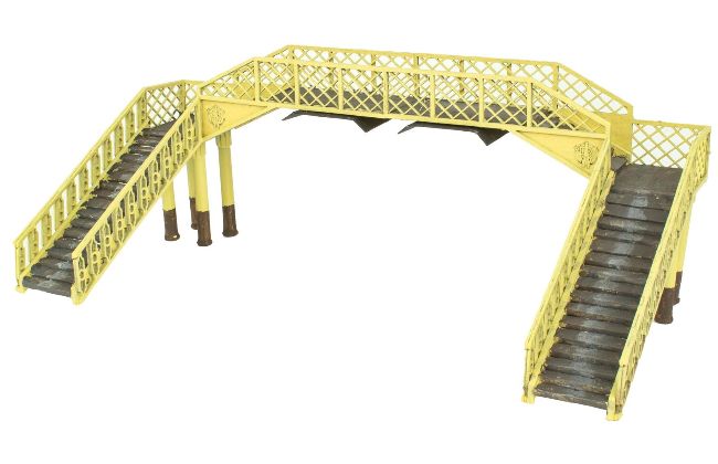 HOW TO BUILD A PLATFORM FOOTBRIDGE | Model Rail April 2025