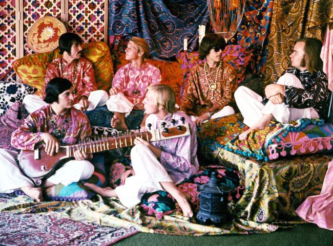 WHAT’S THE COLOUR OF TIME? THE STRAWBERRY ALARM CLOCK KNOW | Mojo Jan-26