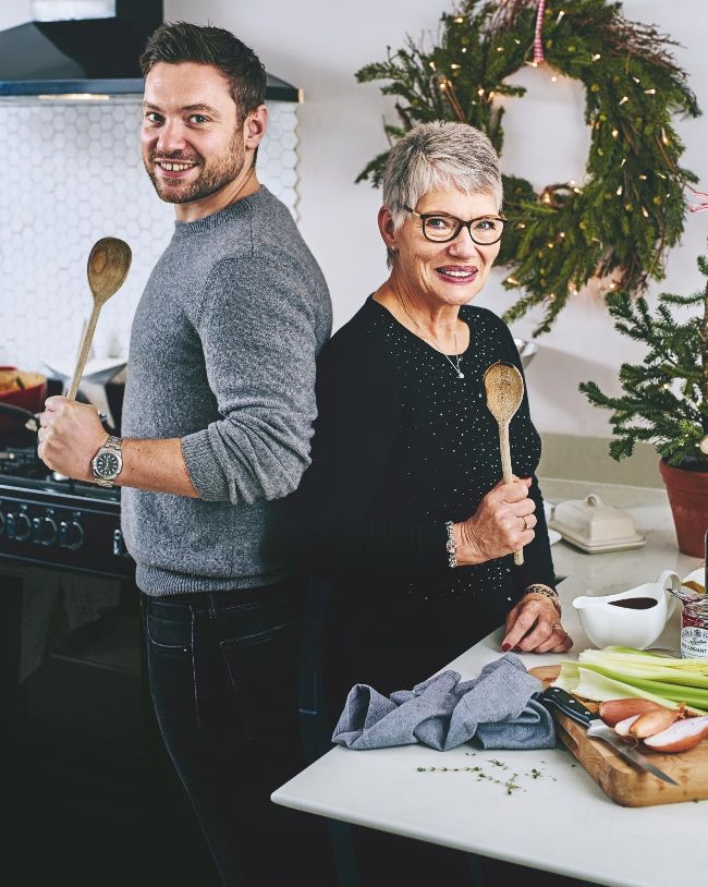 Mum vs (chef) son THE GREAT CHRISTMAS GRAVY-OFF | delicious. Magazine ...