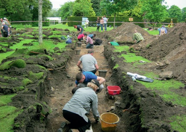 RECENT ARCHAEOLOGICAL WORK AT SAUGHTON HALL | History Scotland Sept-Oct ...
