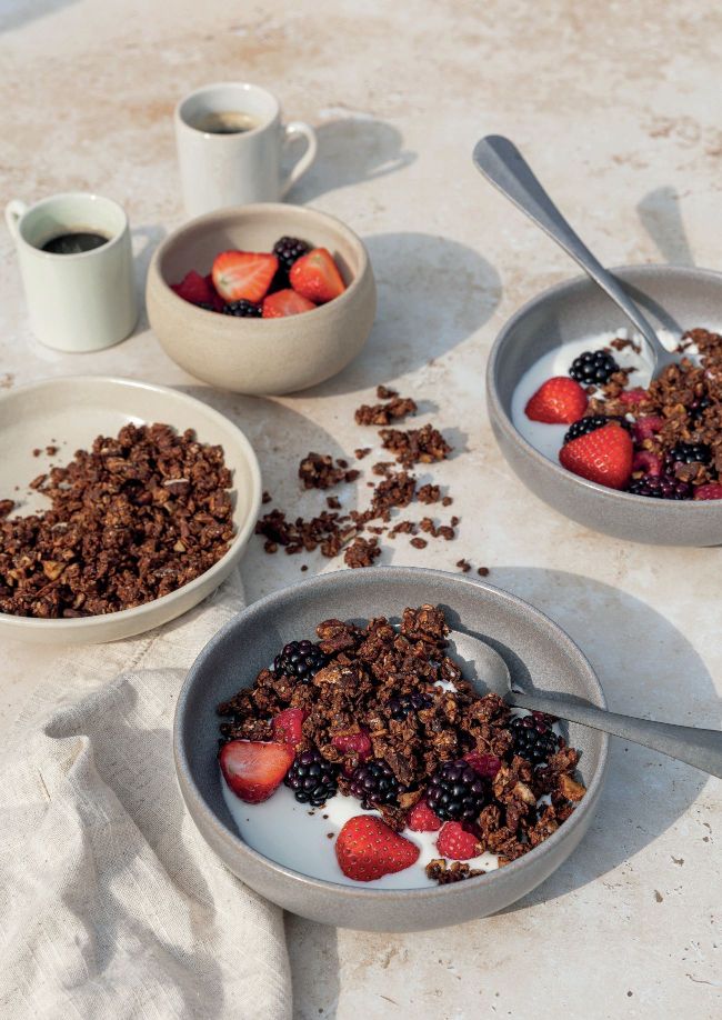 Wakey wakey! Breakfast RECIPES | Vegan Food & Living Magazine Jan 2025