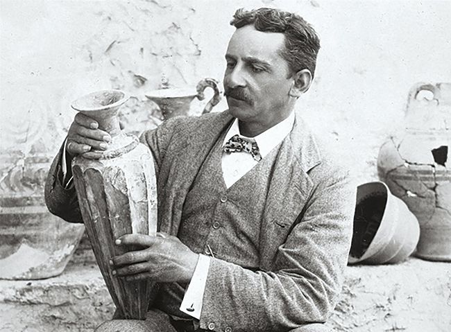 UNCOVERING THE MINOTAUR’S LABYRINTH | All About History Issue 130