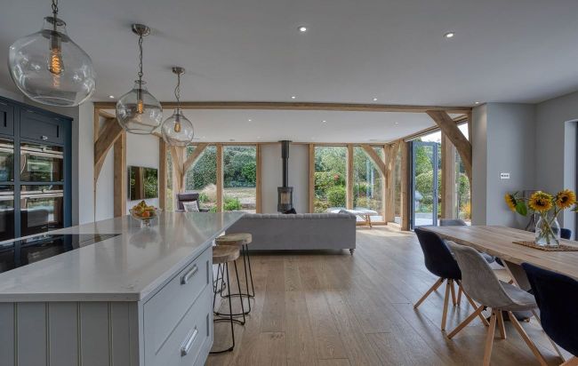 Open plan in oak | Homebuilding & Renovating Magazine February 2026
