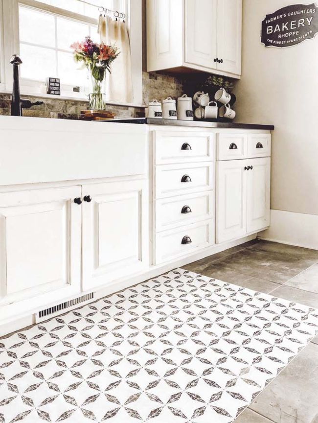 Easy-Clean Kitchen | American Farmhouse Style Jun/Jul 2023