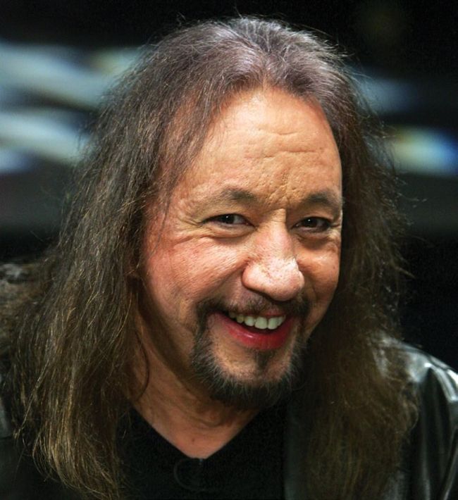 A KISS GOODBYE | Guitar World January 2026
