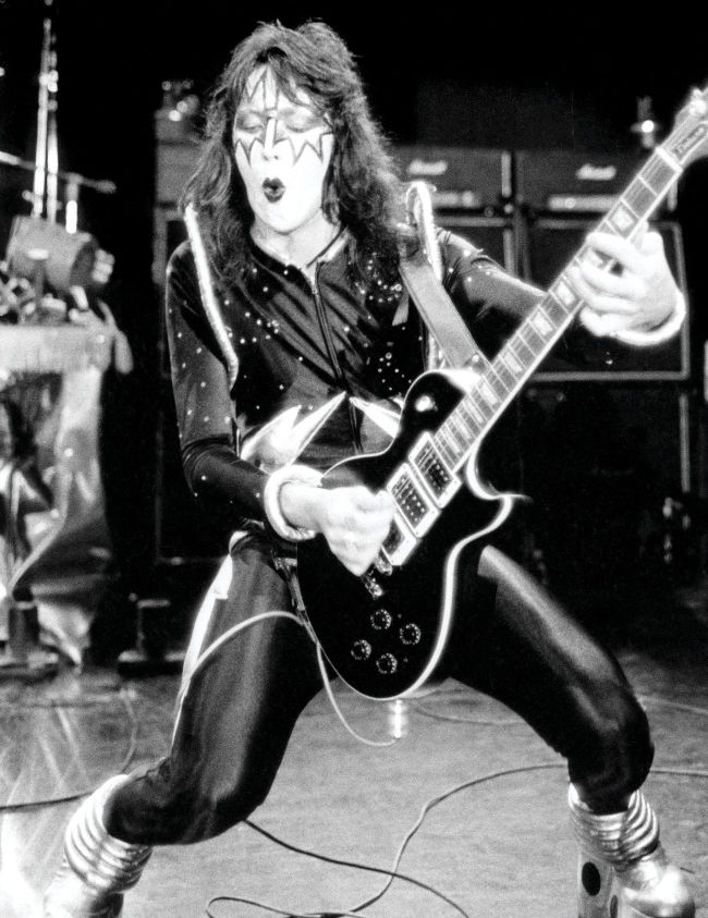 A KISS GOODBYE | Guitar World January 2026
