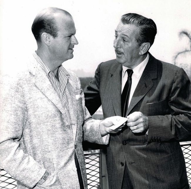 REMEMBERING THE DISNEYLAND HOTEL MARINA | WDW Magazine DLR Magazine ...