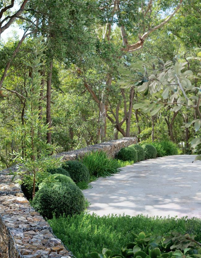 Coastal Cliffhanger | Australian House and Garden 2510