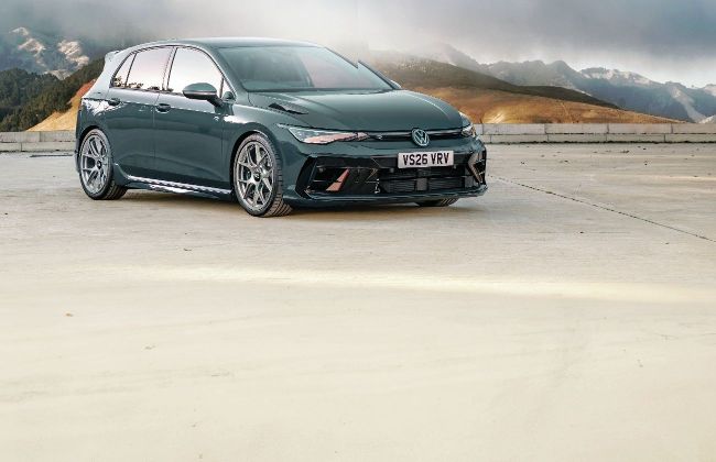 VOLKSWAGEN GOLF REVS UP FOR R ANNIVERSARY | Autocar 3-Sep-2025